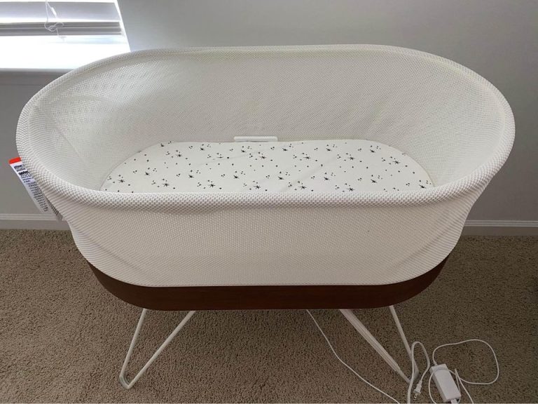 Snoo Bassinet Review: Is It Worth It? We Don't Think So