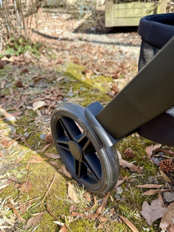 Joolz Hub 2 Stroller Review: Between Compact and Full Size